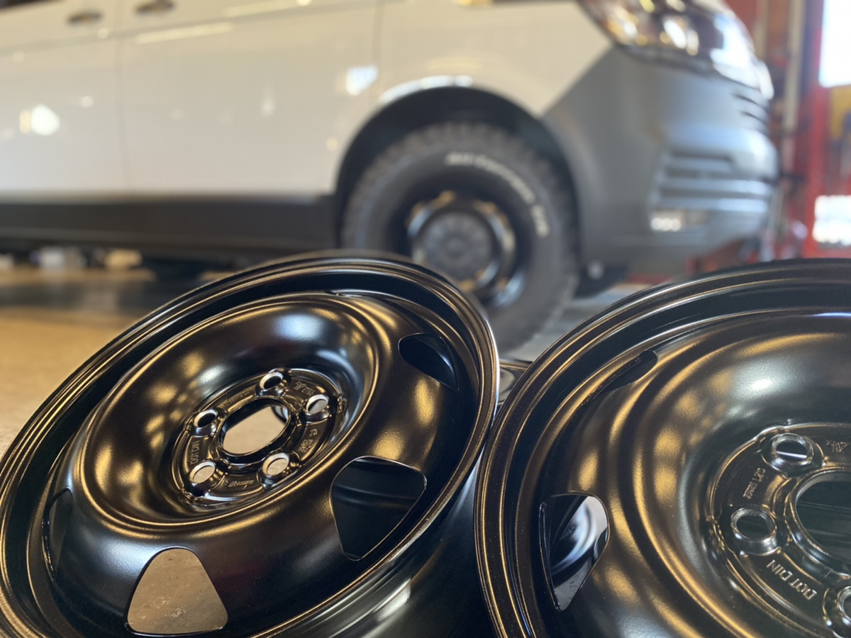 【今日のGAKUYA】T5/T6/T6.1純正”ブラック”スチールホイールが登場！ | GAKUYA フォルクスワーゲン アミューズメント